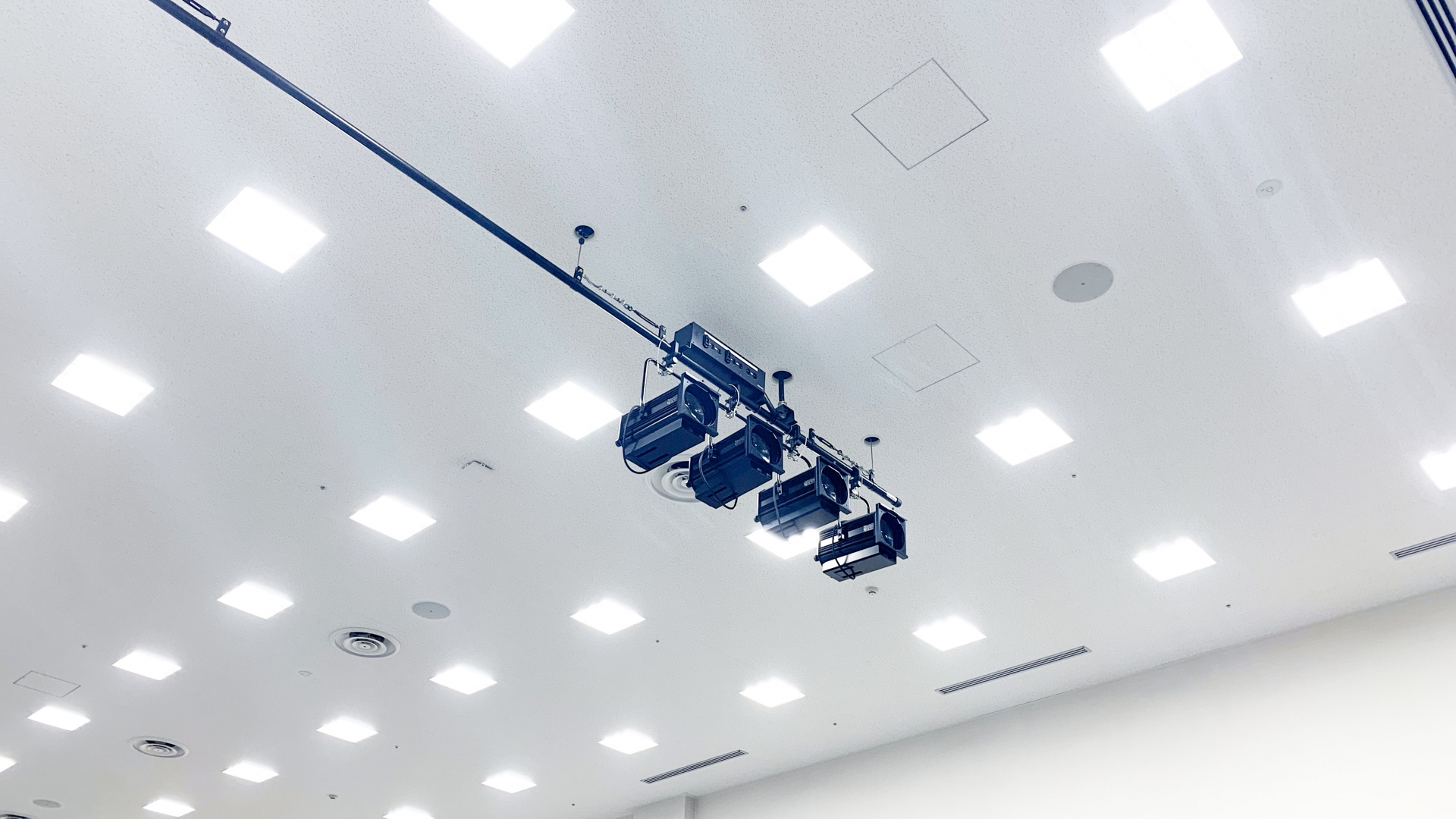 株式会社 HI-TECH DENKI